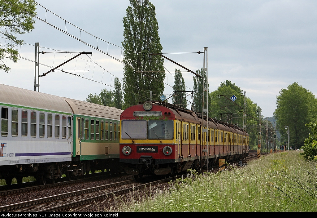 EW58-024+006 (and a fast train Krakow - Kolobrzeg, with EU07-212)